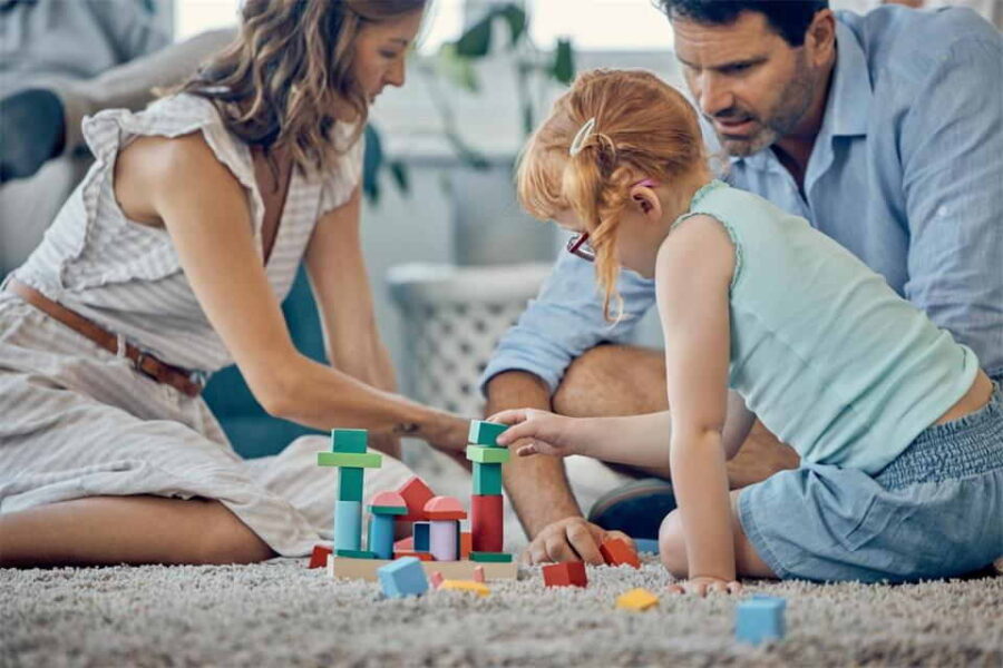 The Ultimate Guide to Balancing Screen Time and Family Play - Inbloon